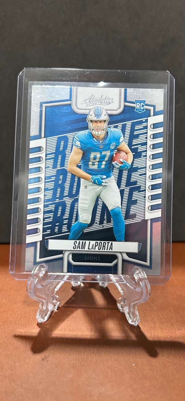 CollX: Scan sports cards to find out what they’re worth